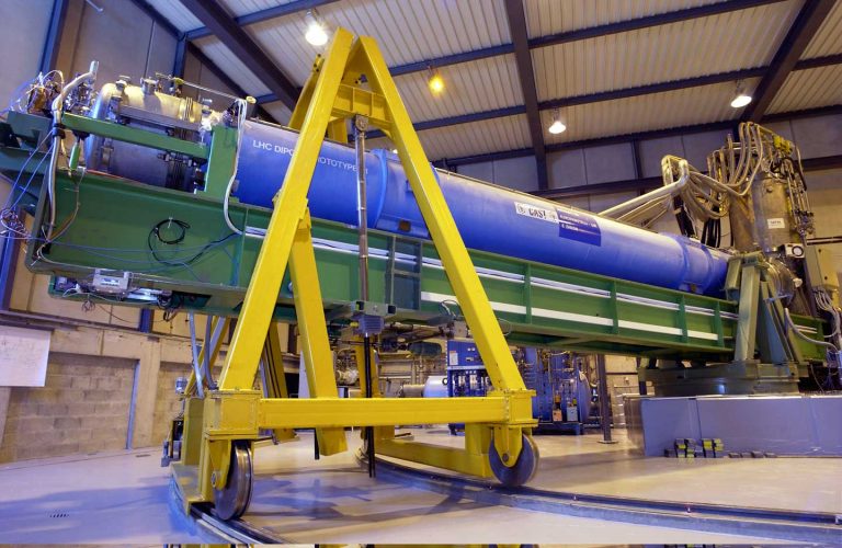 CAST – CERN Axion Solar Telescope – iTom